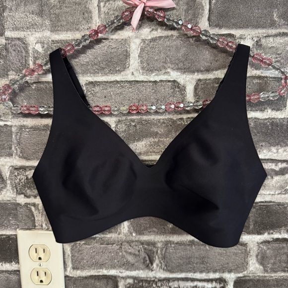 knix | Intimates & Sleepwear | Knix Seamless Bra Black Wireless No ...